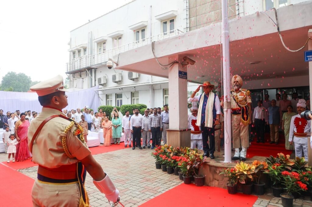 Delhi LG Hoists Tricolour at Raj Niwas on 79th I-Day